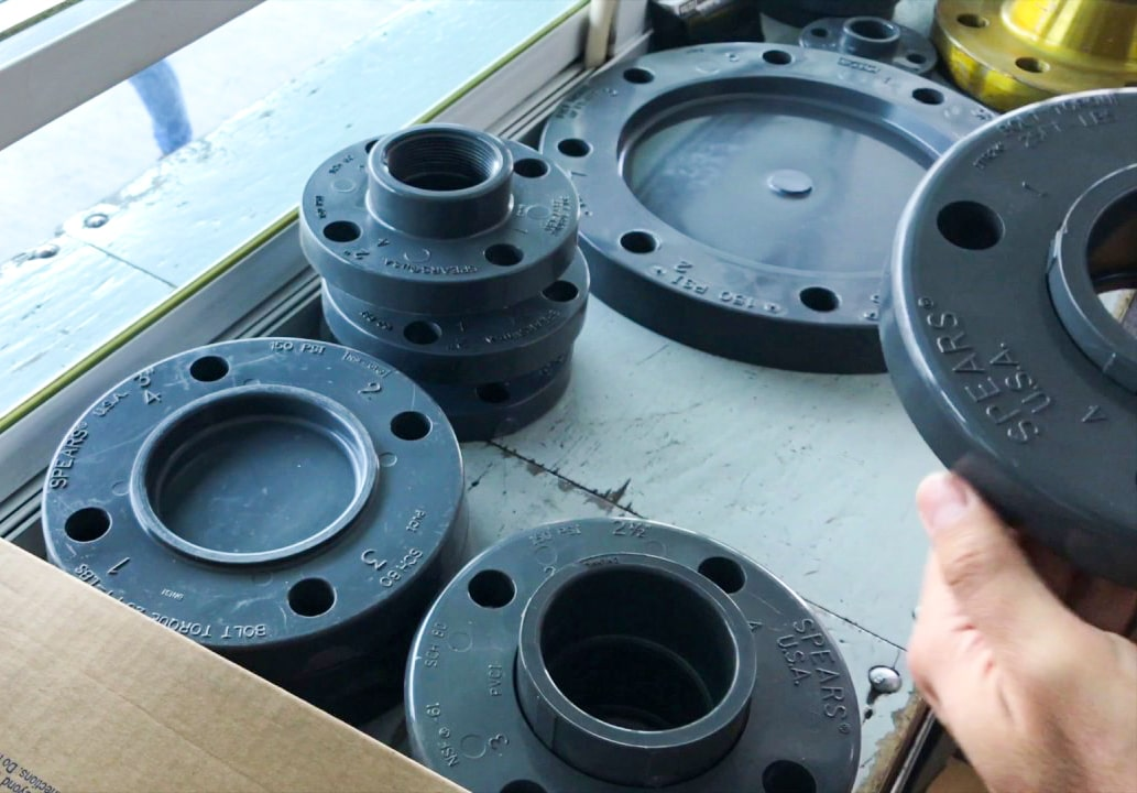 Brida Loca PVC y CPVC: Ventajas, Diferencias y Aplicaciones